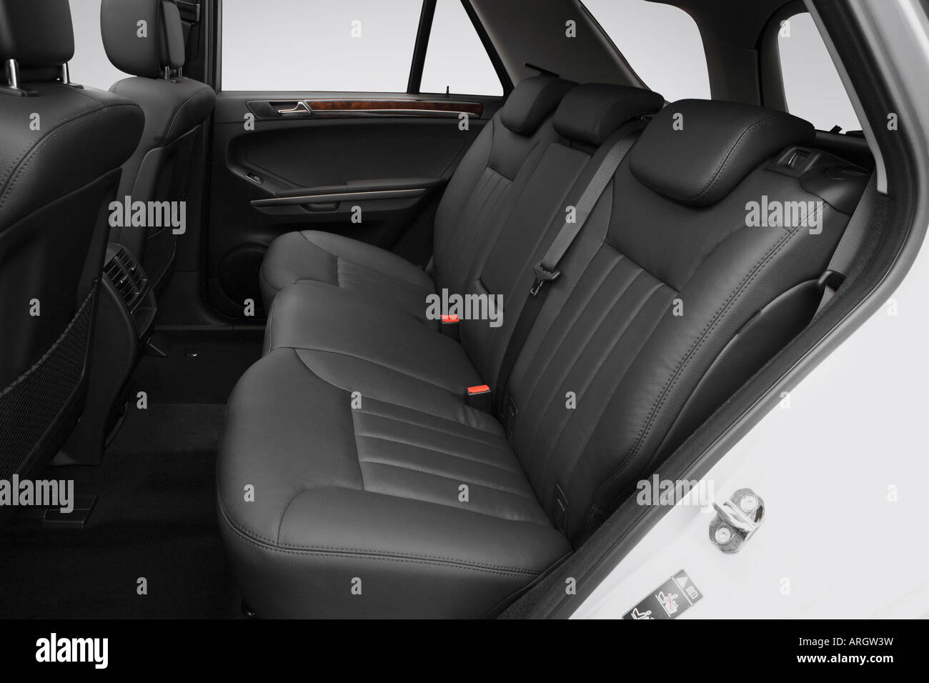 2007 Mercedes-Benz ML 500 in Silver - Rear seats Stock Photo - Alamy