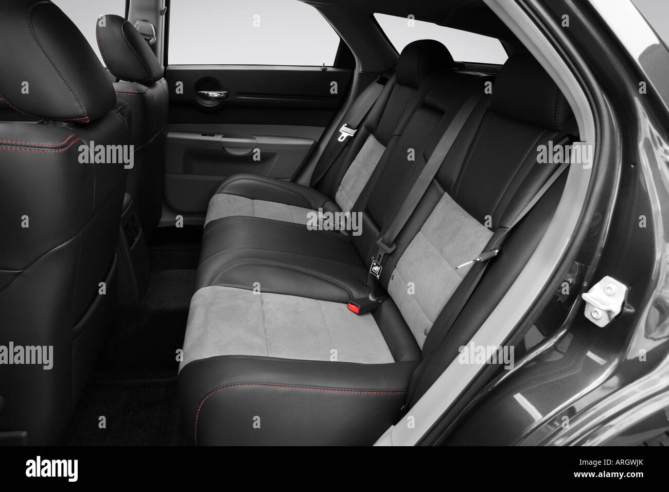 2007 Dodge Magnum SRT8 in Blue - Rear seats Stock Photo - Alamy