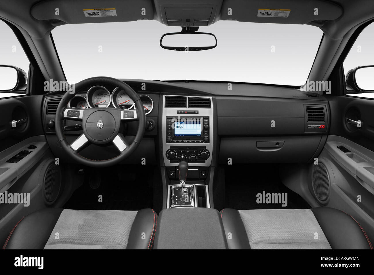 2007 Dodge Magnum SRT8 in Blue - Dashboard, center console, gear ...