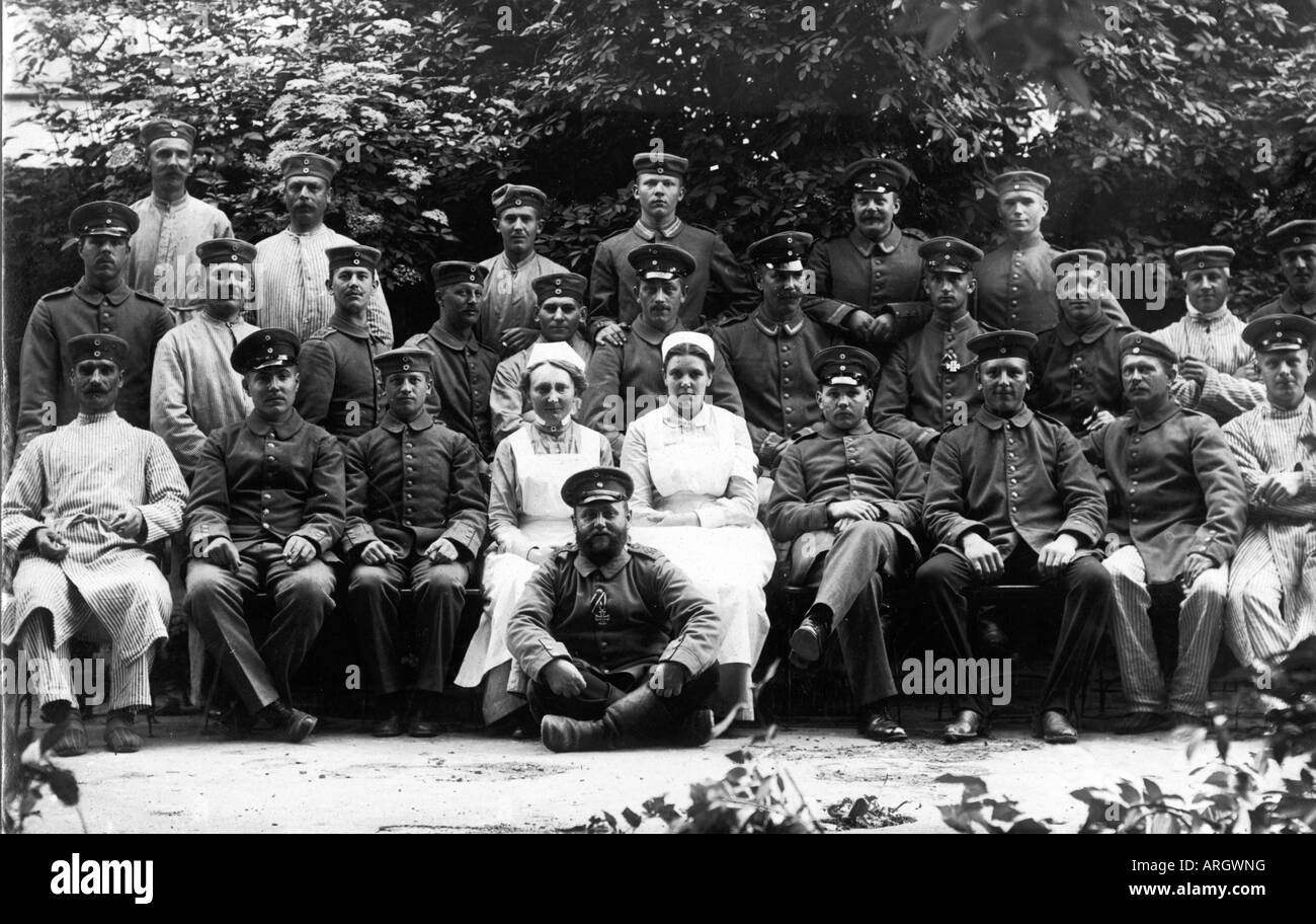 events, First World War / WWI, medical service, nurses and soldiers ...
