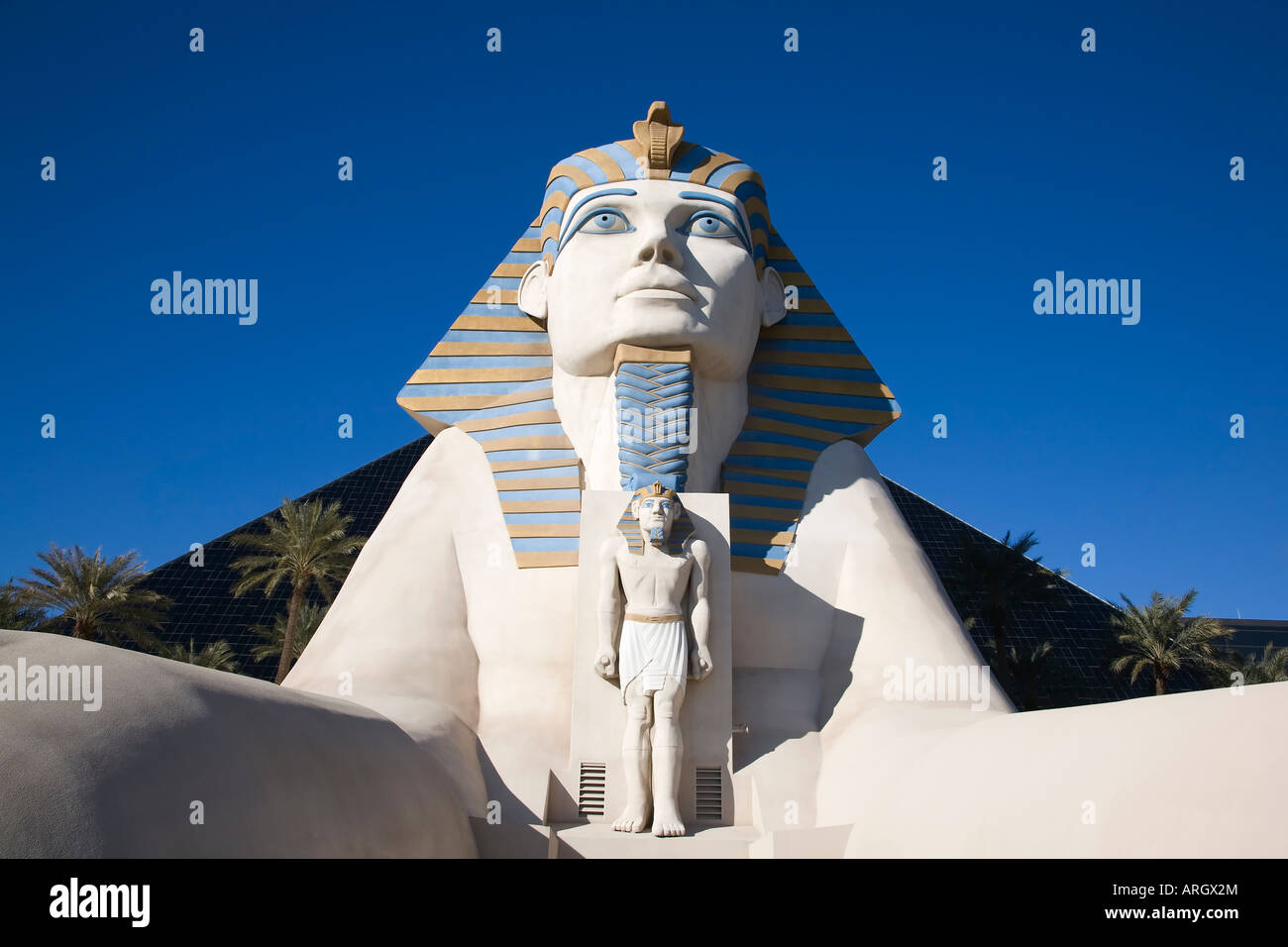 The statue of the sphinx outside the Luxor on the strip at Las Vegas ...