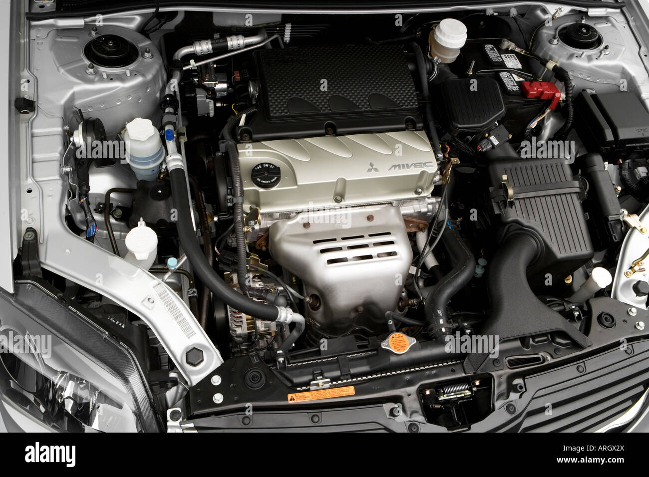 2007 Mitsubishi Galant SE in Silver - Engine Stock Photo - Alamy