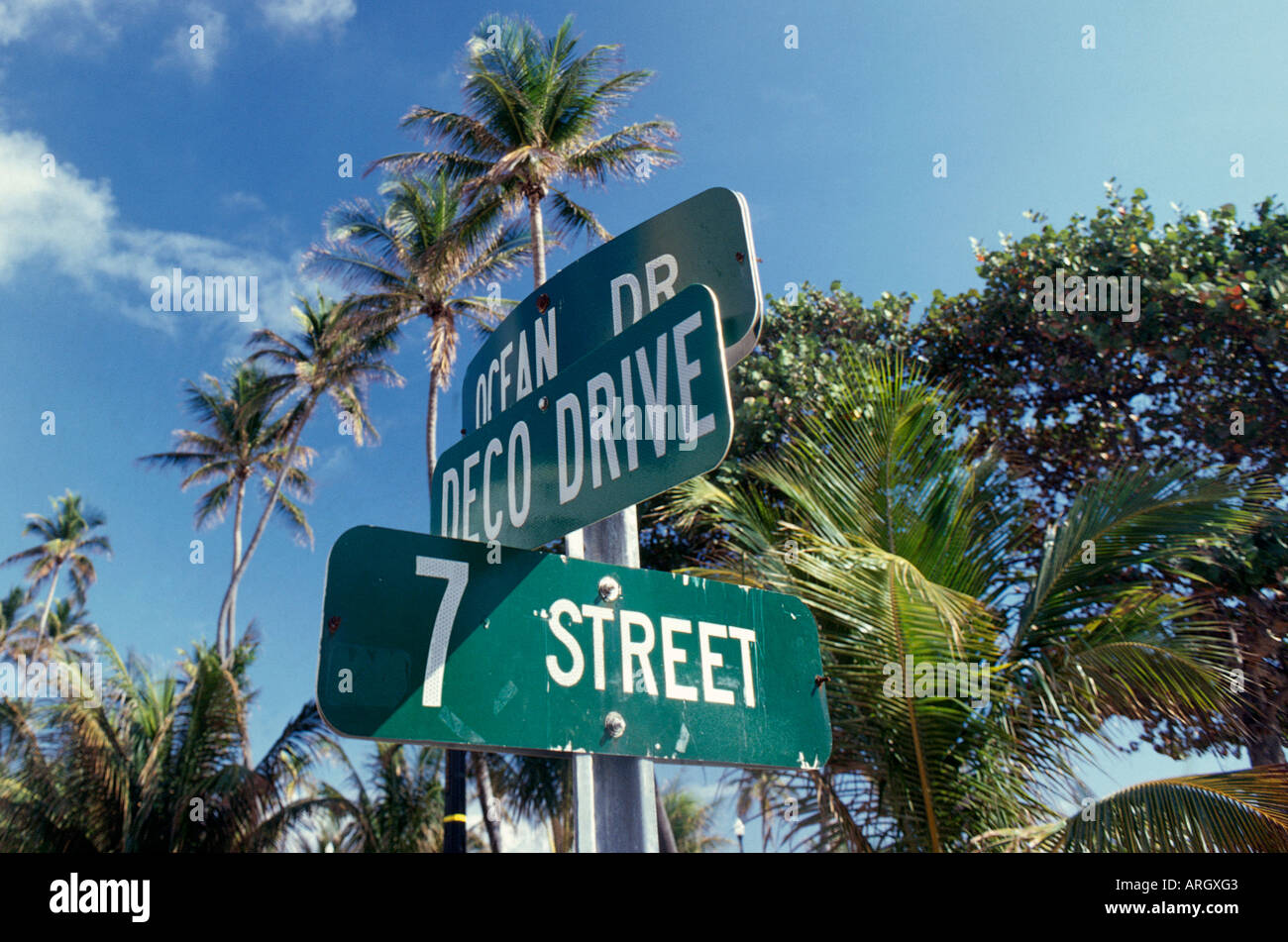 Street signs at the corner of Ocean Drive and 7th Street in the South ...
