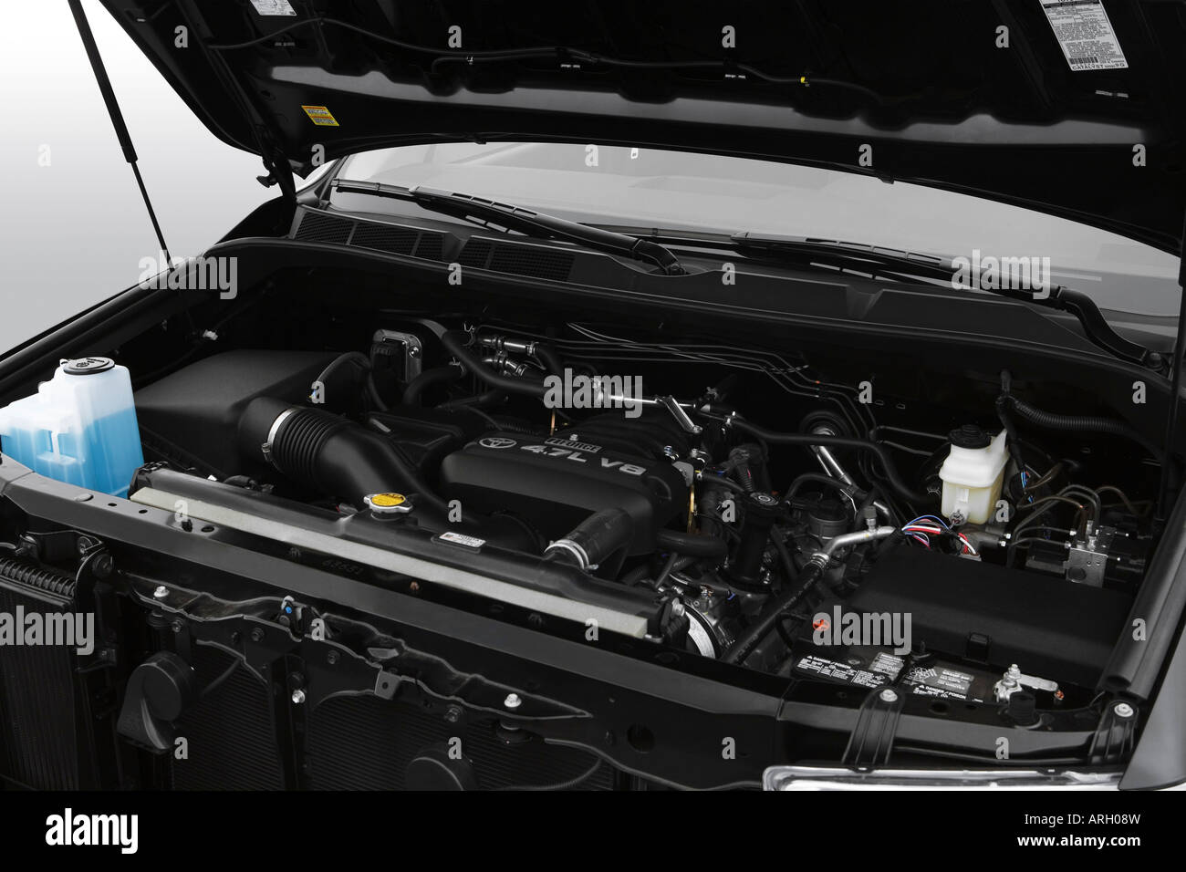 2007 Toyota Tundra SR5 V8 in Black - Engine Stock Photo - Alamy