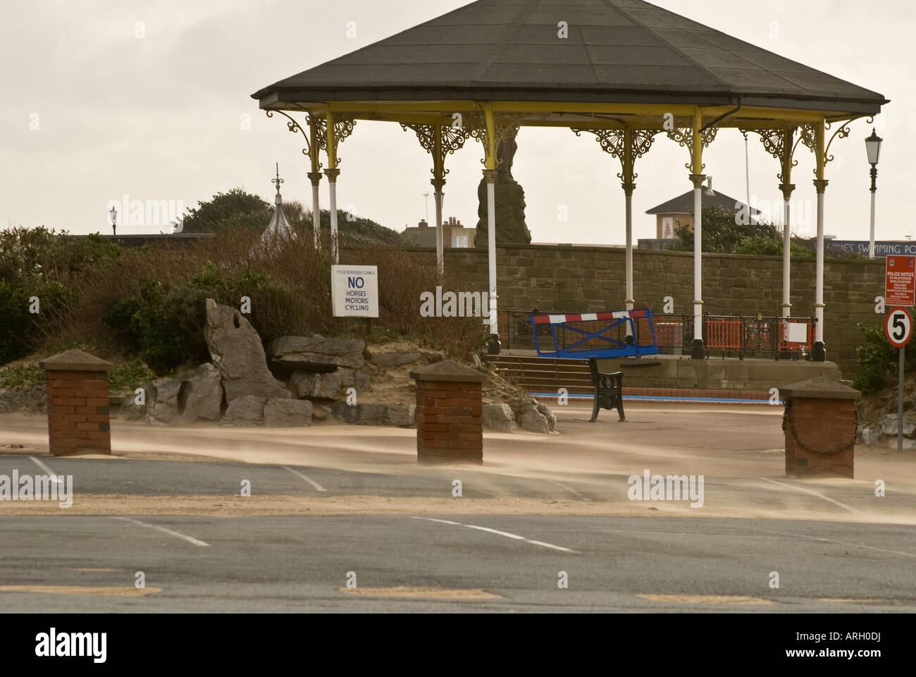 Scene [band stand] sand dust storm Stock Photo - Alamy