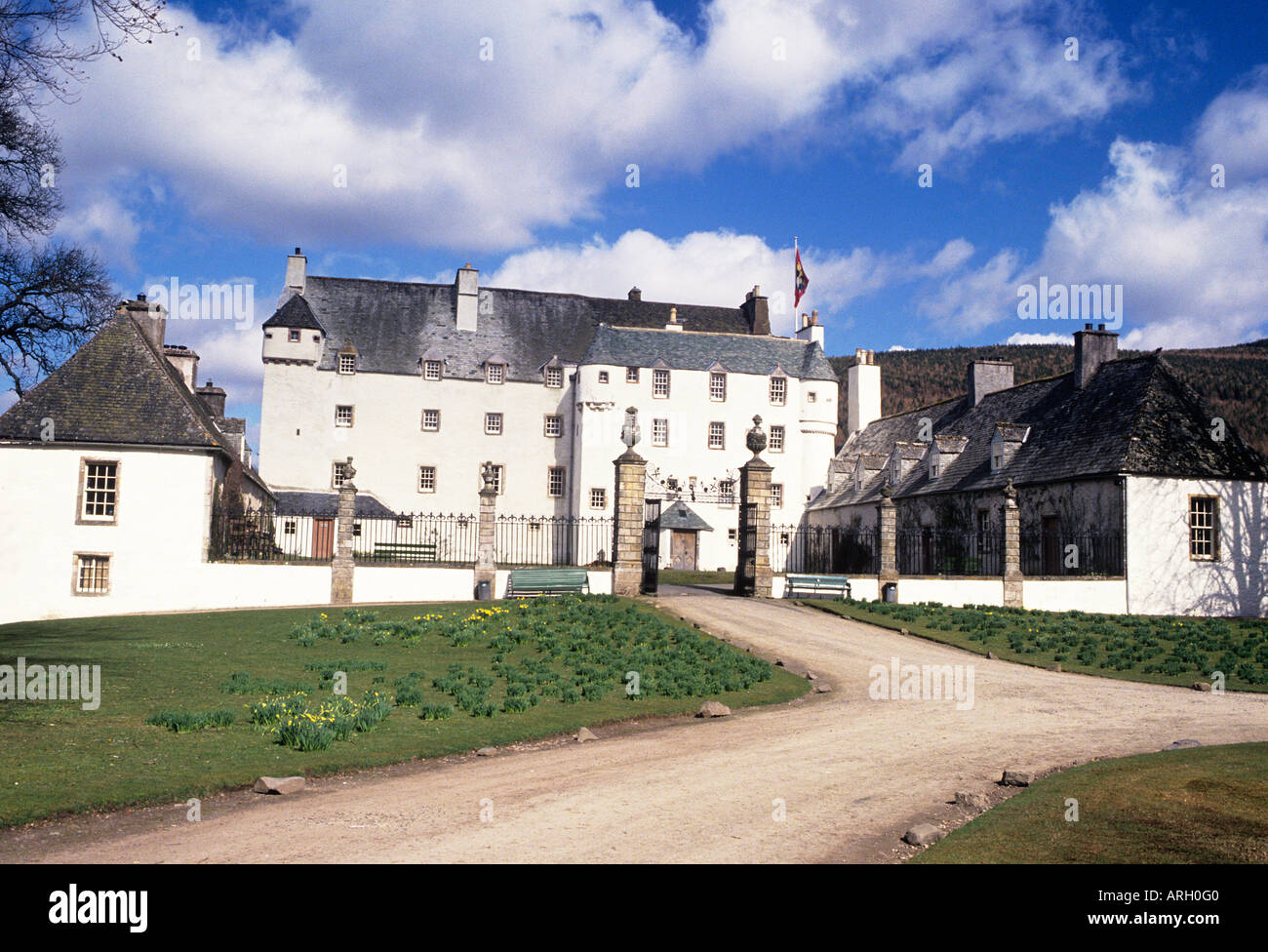 The facade of Traquair House Stock Photo - Alamy