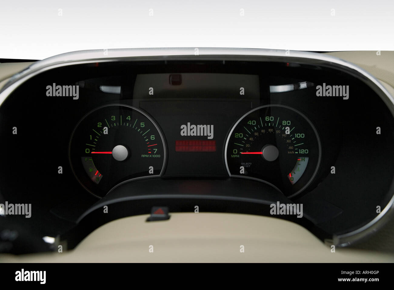 2007 Ford Explorer XLT in Gold - Speedometer/tachometer Stock Photo - Alamy