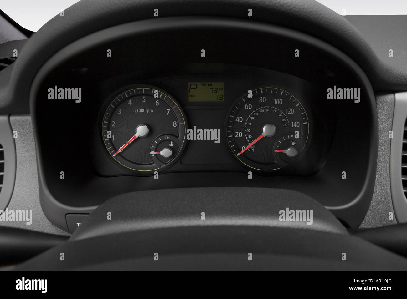 2007 Kia Rio 5 SX in Red - Speedometer/tachometer Stock Photo - Alamy