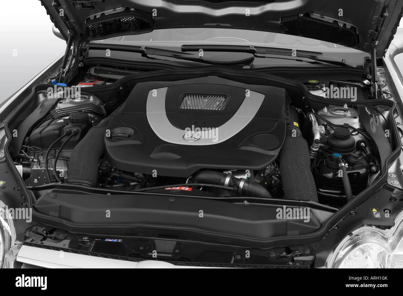 Mercedes sl 550 roadster hi-res stock photography and images - Alamy