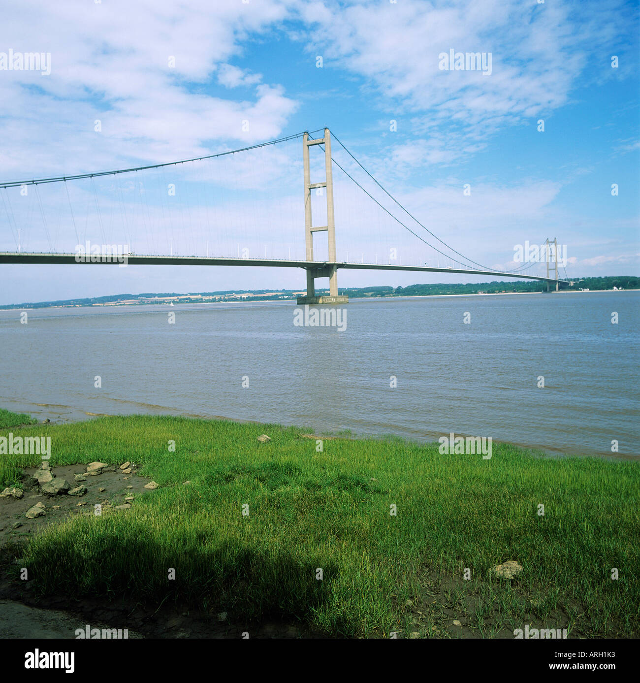 The River Humber Bridge built between 1972 and 1981 Stock Photo - Alamy