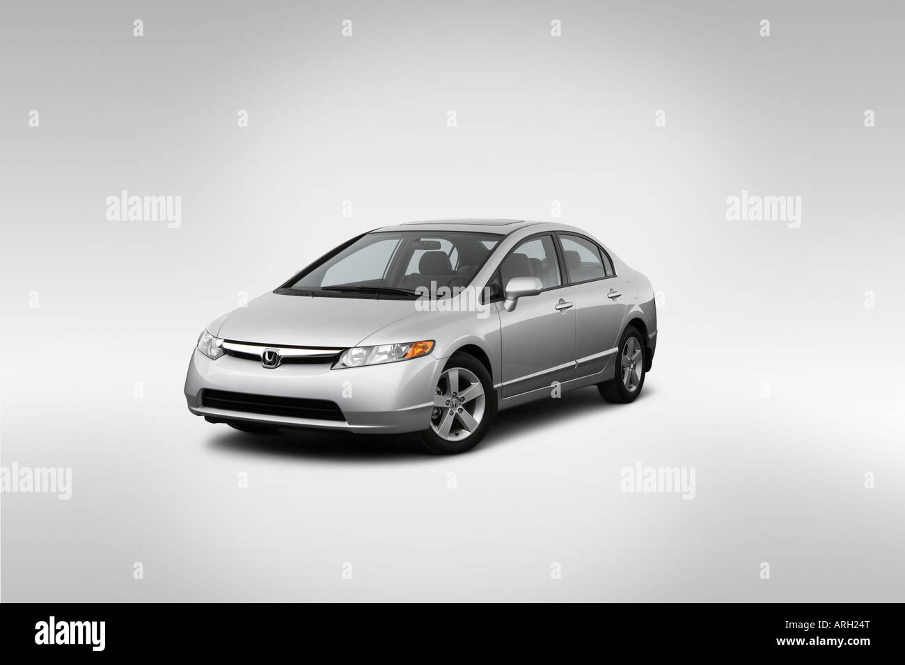 2007 Honda Civic EX in Silver - Front angle view Stock Photo - Alamy