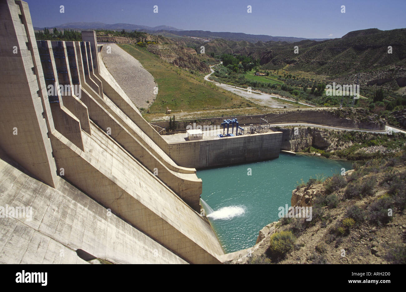 concrete dam at Embalse de Negratin in Andalusien Stock Photo - Alamy