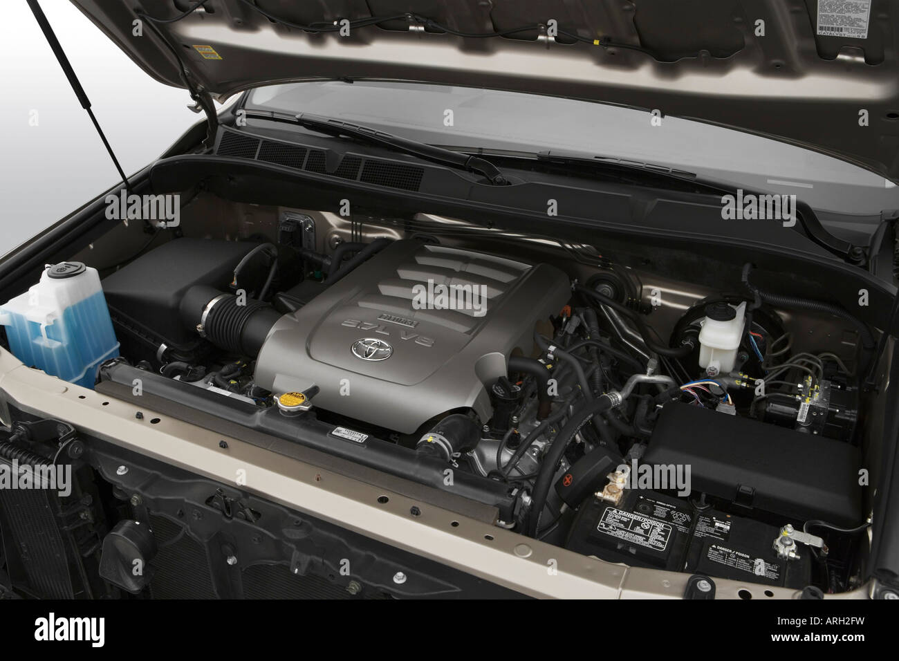 Toyota tundra v8 hi-res stock photography and images - Alamy