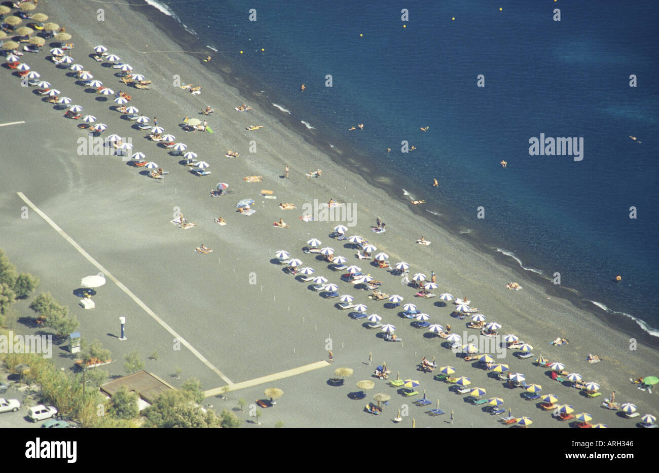 beach of Kamari / bird's eye view Stock Photo - Alamy