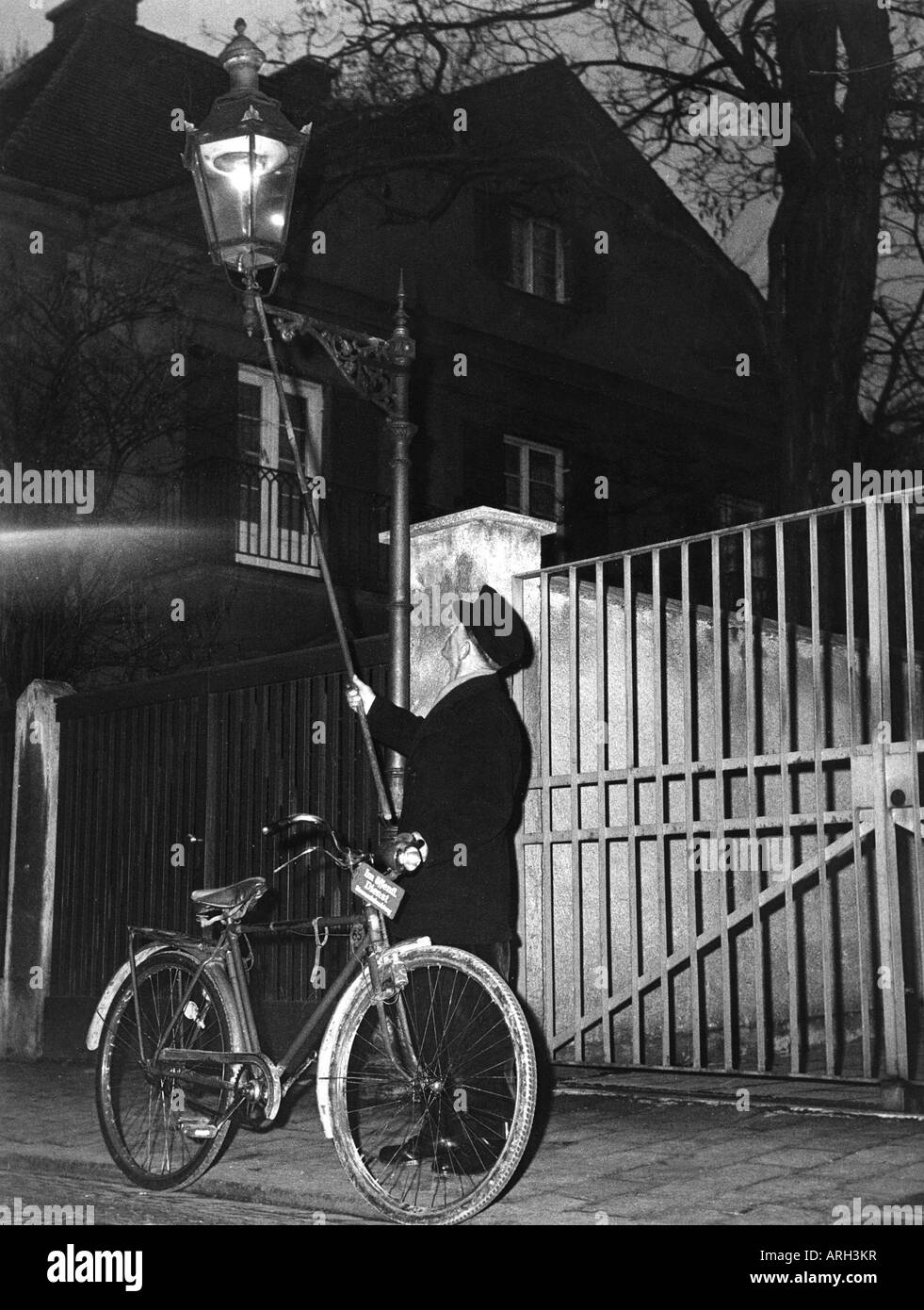 1950s lighting hi-res stock photography and images - Alamy