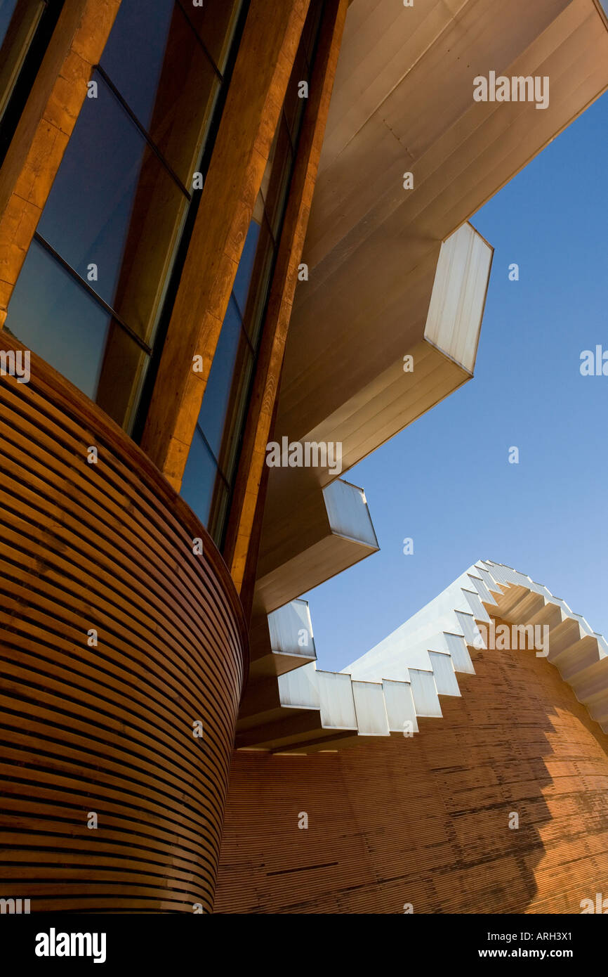The Ysios bodega in La Rioja, Spain. Designed by Santiago Calatrava ...
