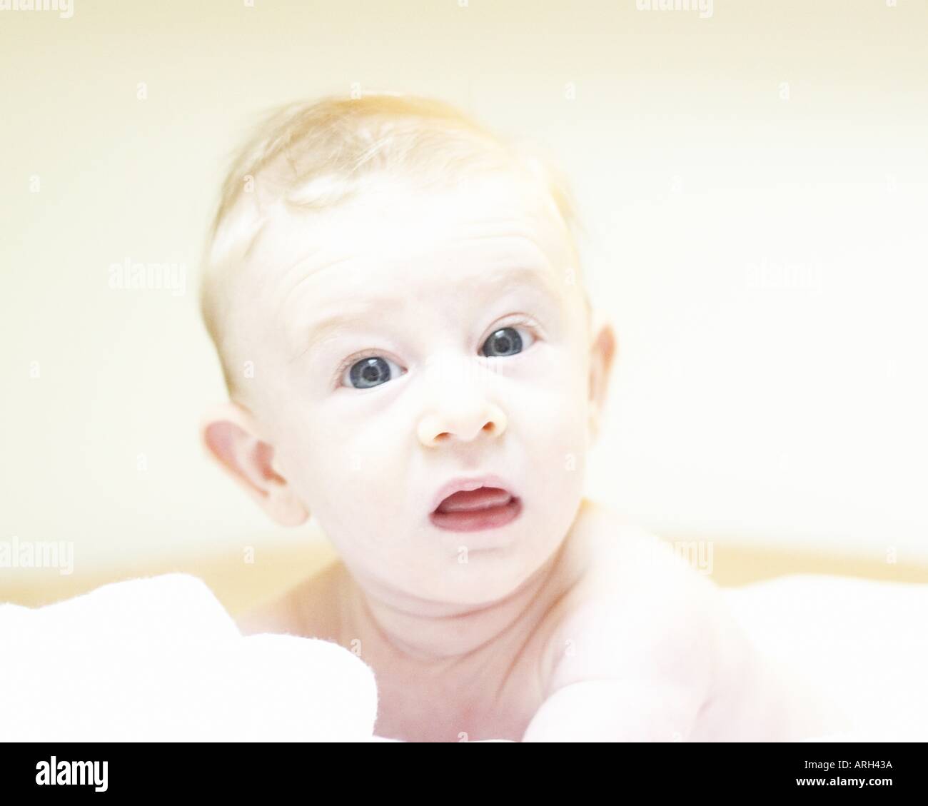 Heads raised hi-res stock photography and images - Alamy
