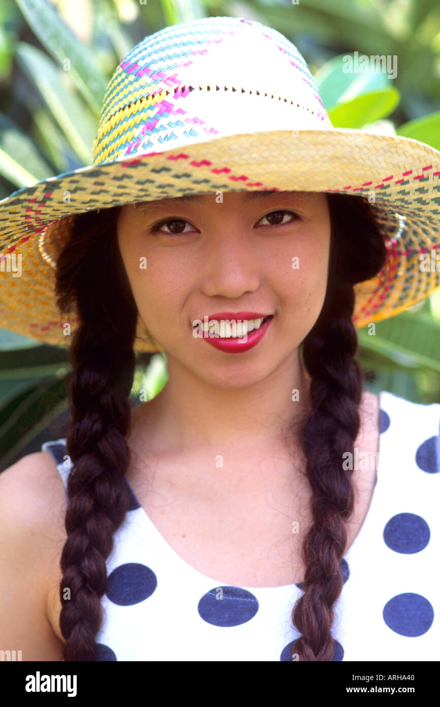 Japan woman in white hi-res stock photography and images - Alamy