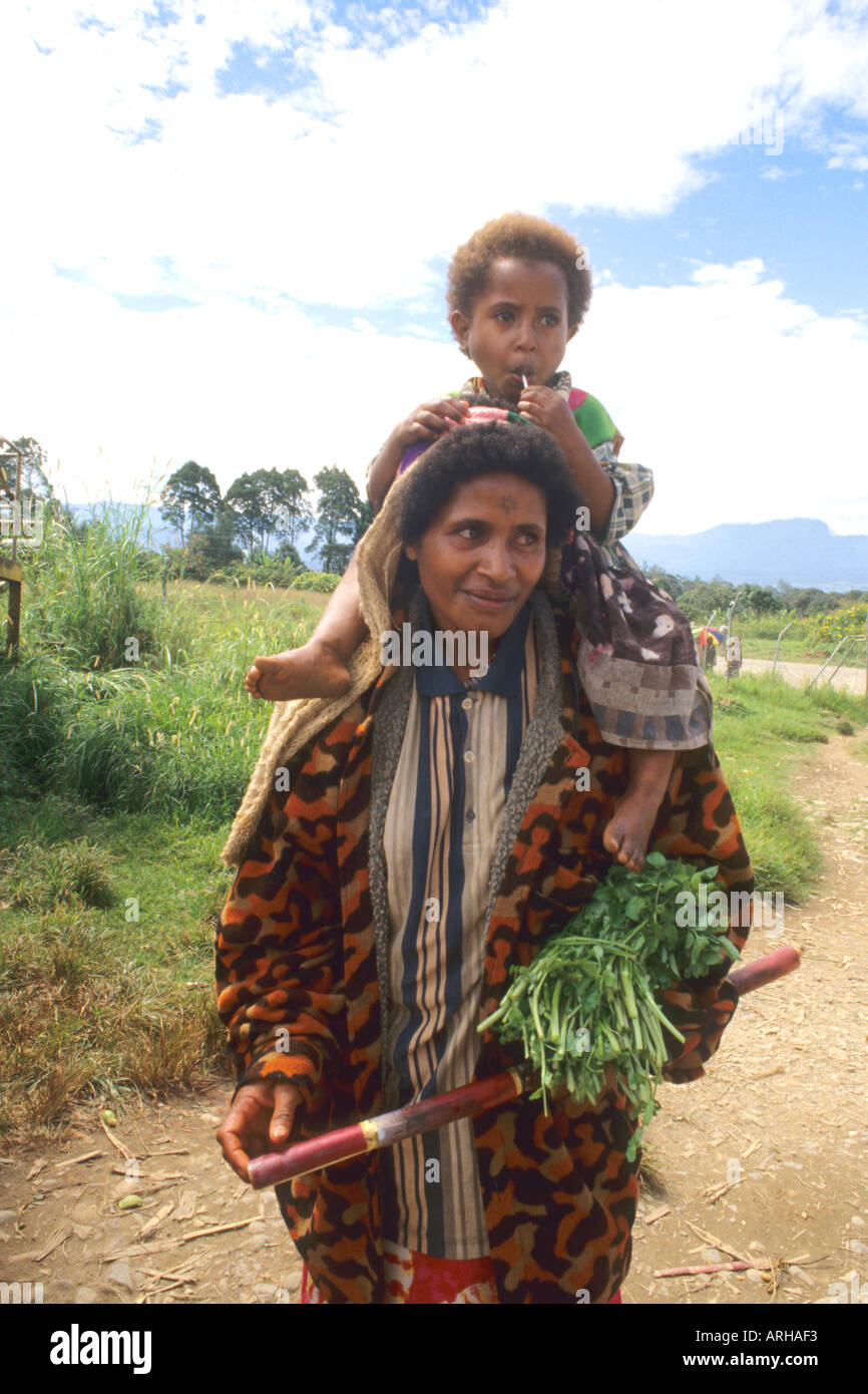 Cannibalism new guinea hi-res stock photography and images - Alamy