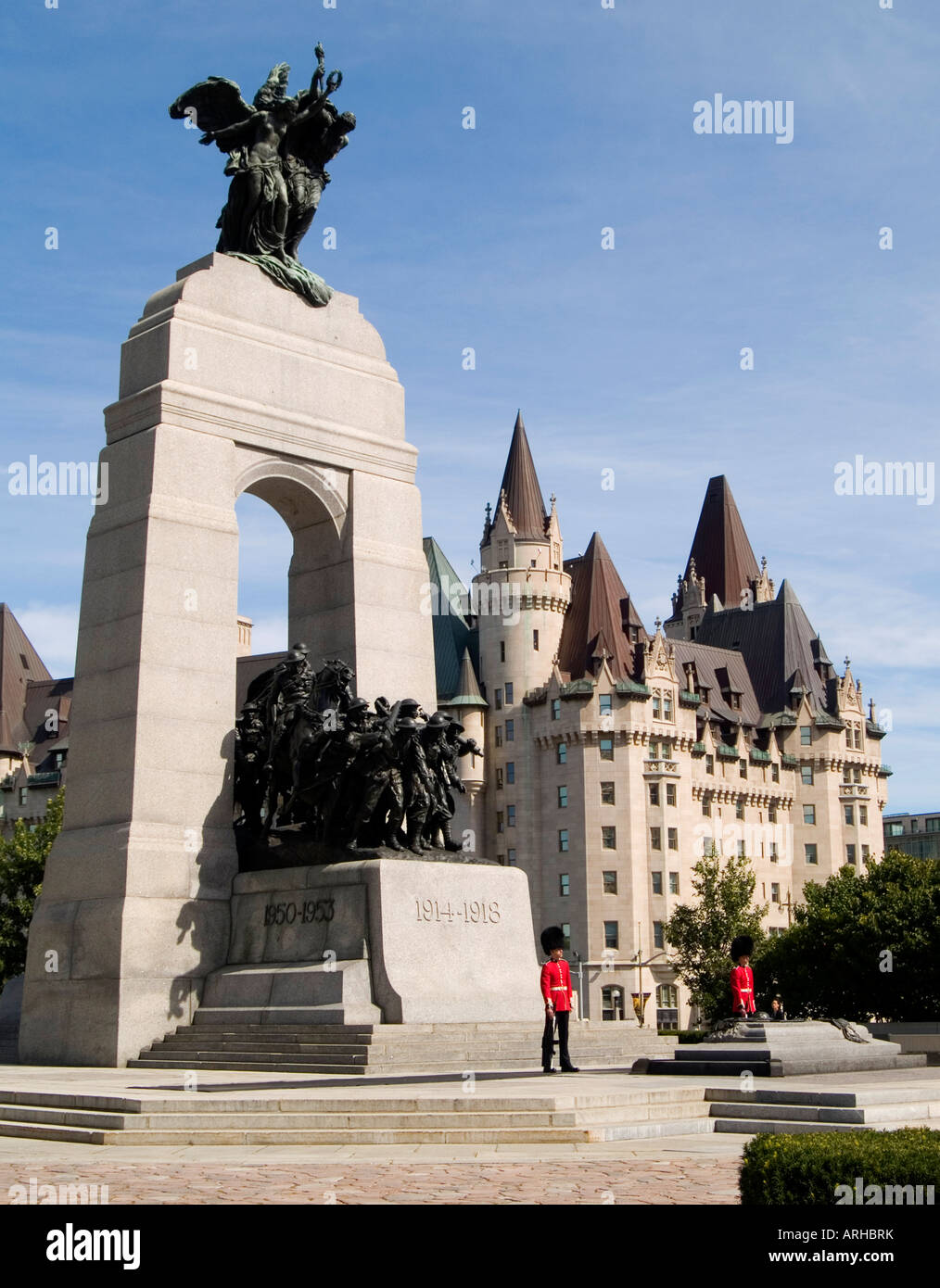The National War Memorial in Confederation Square, Ottawa Ontario ...