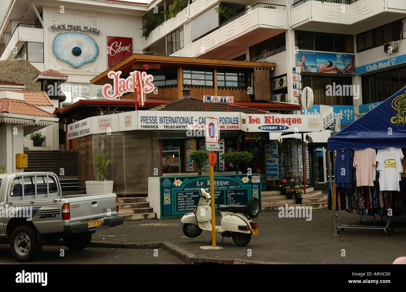 Tahiti road sign hi-res stock photography and images - Alamy