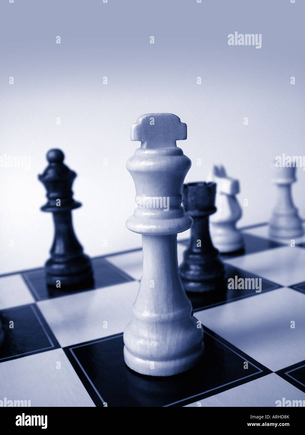 Staunton chess set hi-res stock photography and images - Alamy