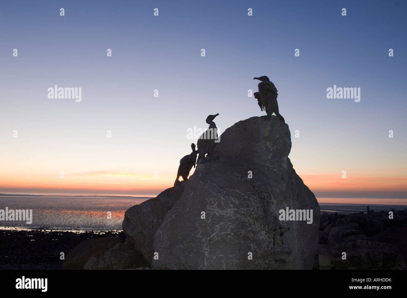 Morecambe silhouette statue hi-res stock photography and images - Alamy