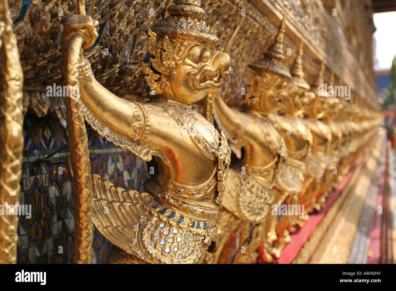 Garuda naga thailand bangkok detail hi-res stock photography and images ...