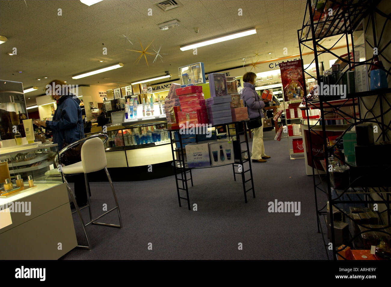 Ladies department hi-res stock photography and images - Alamy