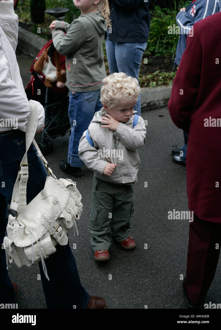 Child lost shopping mall hi-res stock photography and images - Alamy Child lost shopping mall hi-res stock photography and images - Alamy