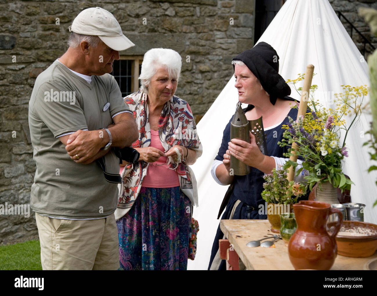 Rosa medieval hi-res stock photography and images - Alamy