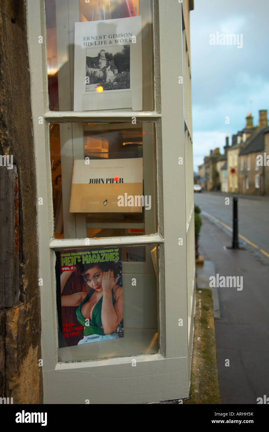 Shop front window display Stock Photo - Alamy