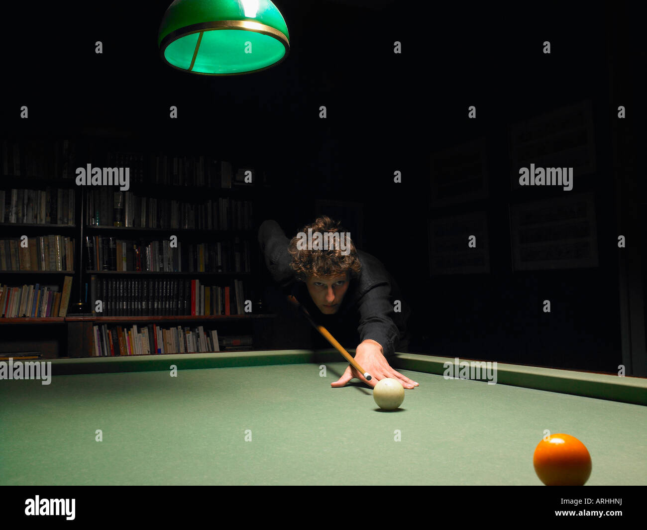 Man playing snooker Stock Photo - Alamy