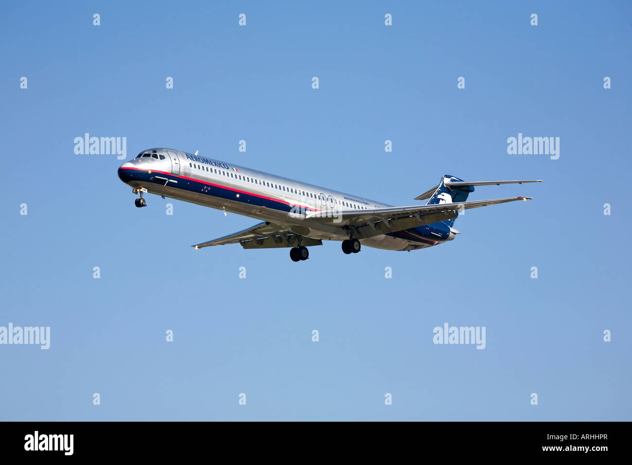 A McDonnell Douglas MD88 90 series of the mexican airline Aeromexico on ...