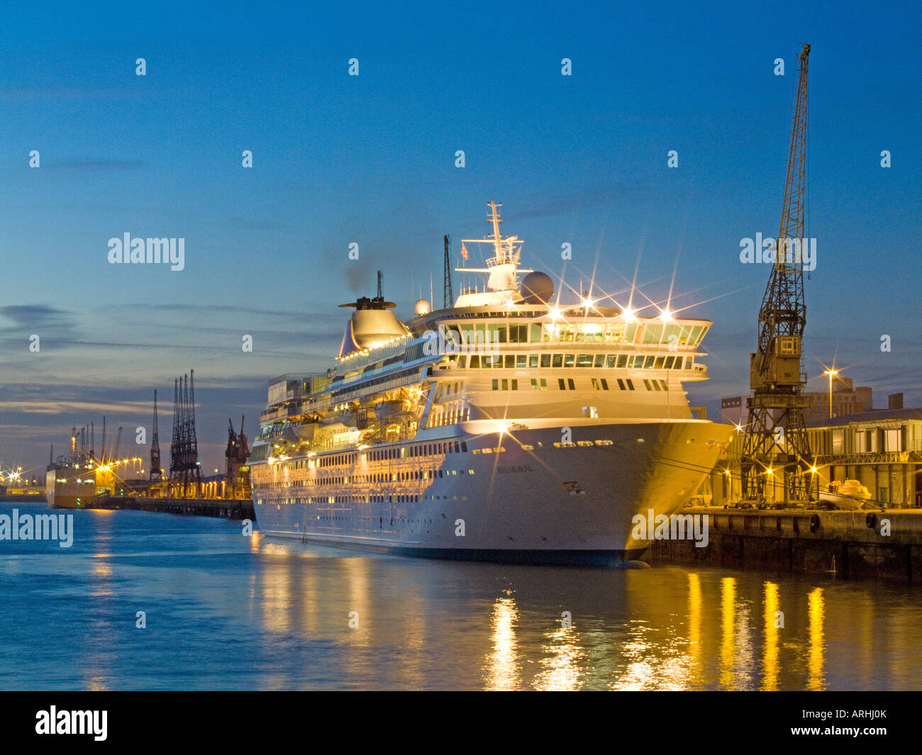 Fred olsen cruise ship hi-res stock photography and images - Alamy