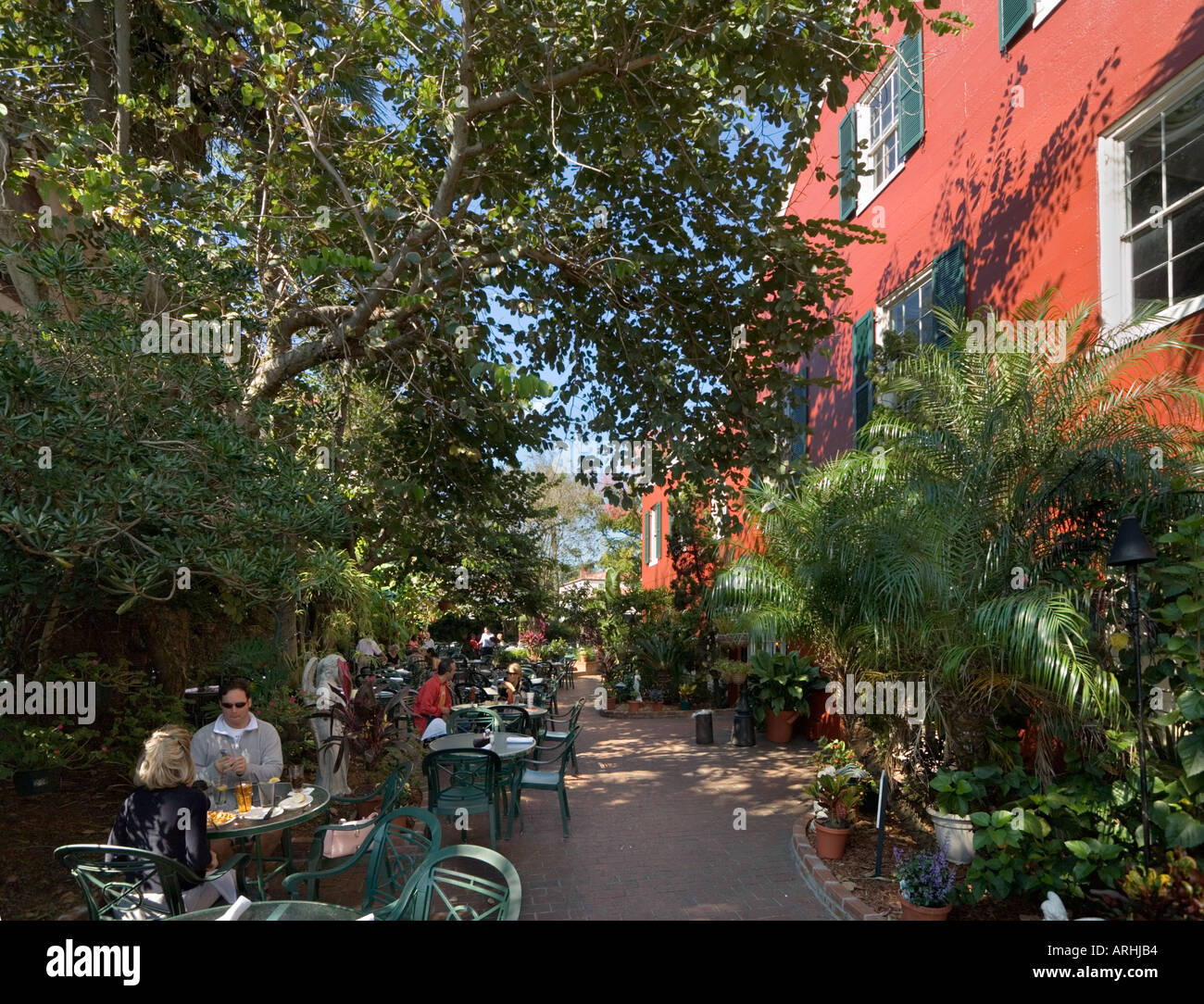Harry's Restaurant Courtyard, Avenida Menendez, St Augustine, Florida ...