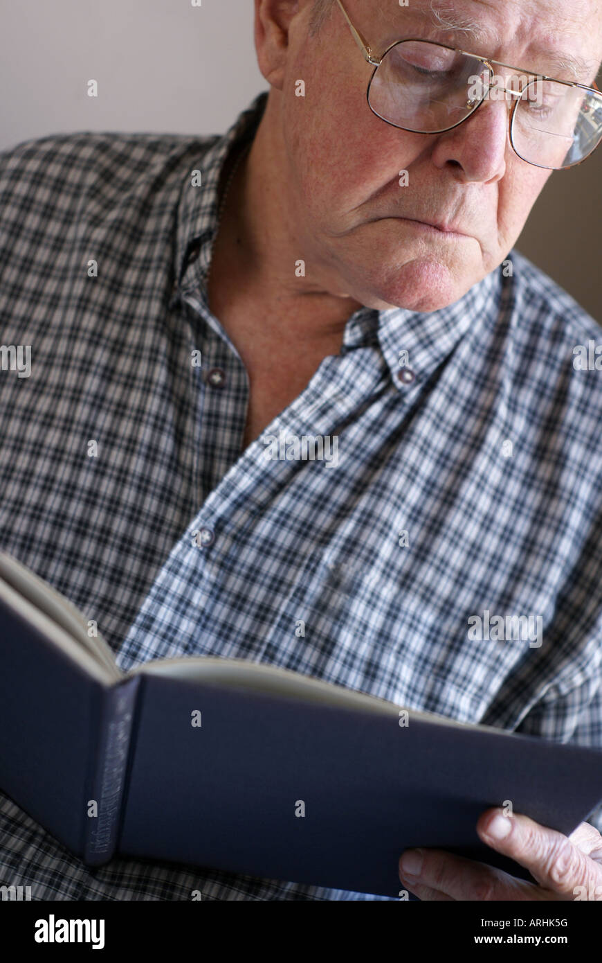 Learned read hi-res stock photography and images - Alamy