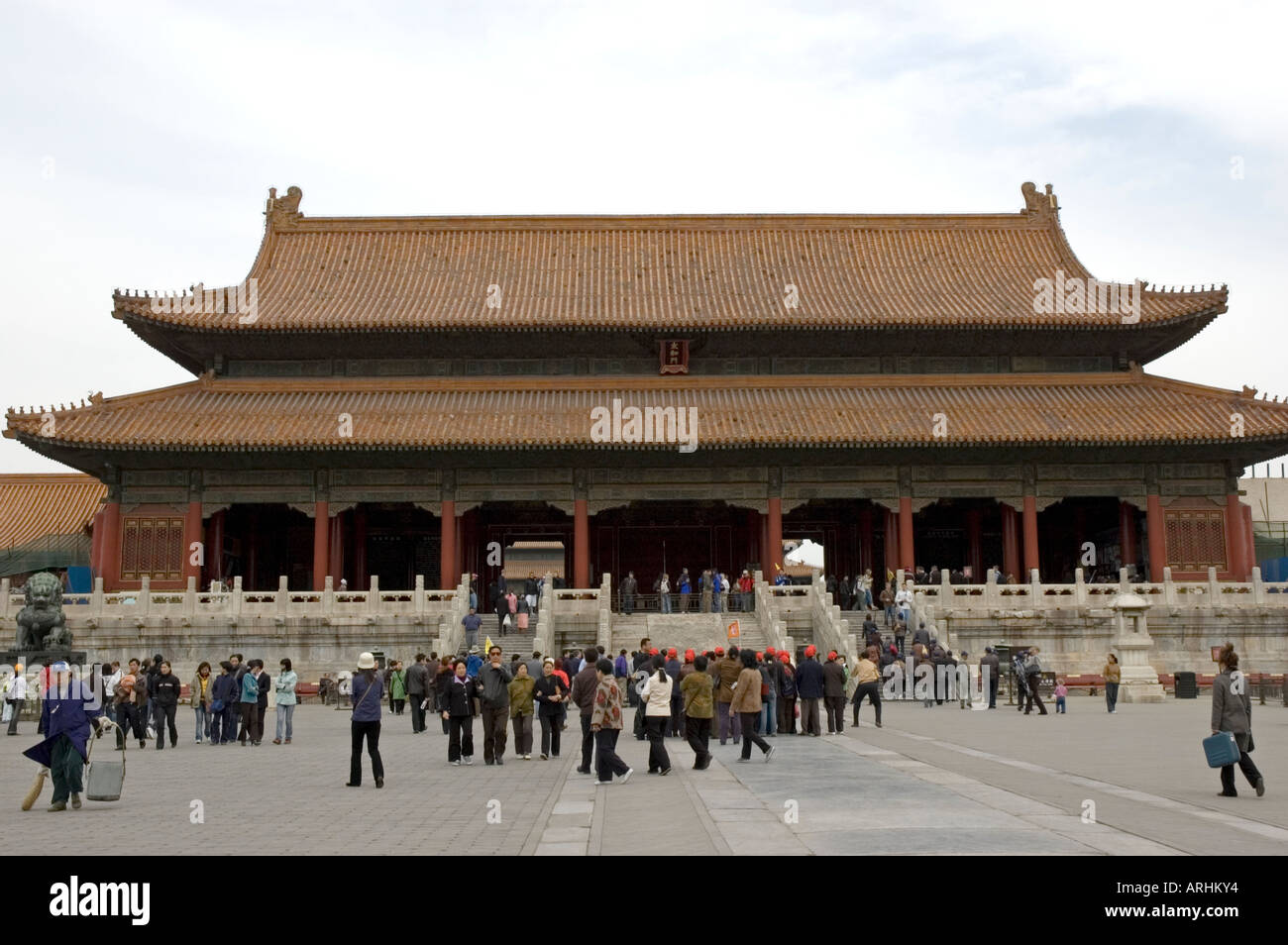 The main ceremonial gateway to the city hi-res stock photography and ...