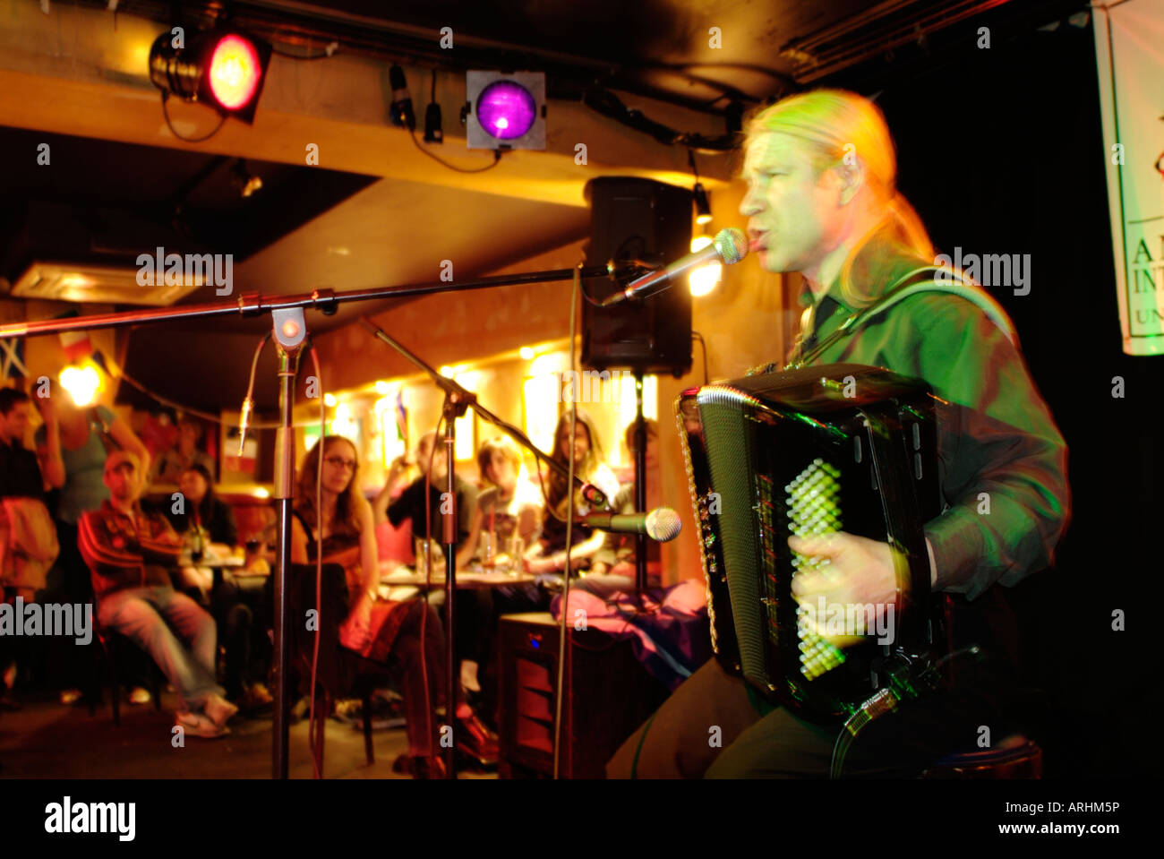 The troubadour hi-res stock photography and images - Alamy