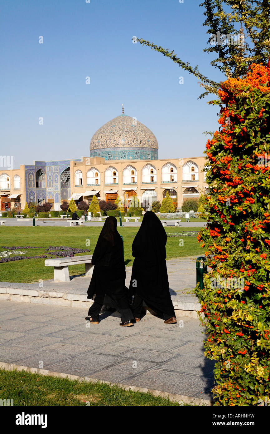 The Masjid i Sheikh Lotfallah Maydan Imam Isfahan Iran Stock Photo - Alamy