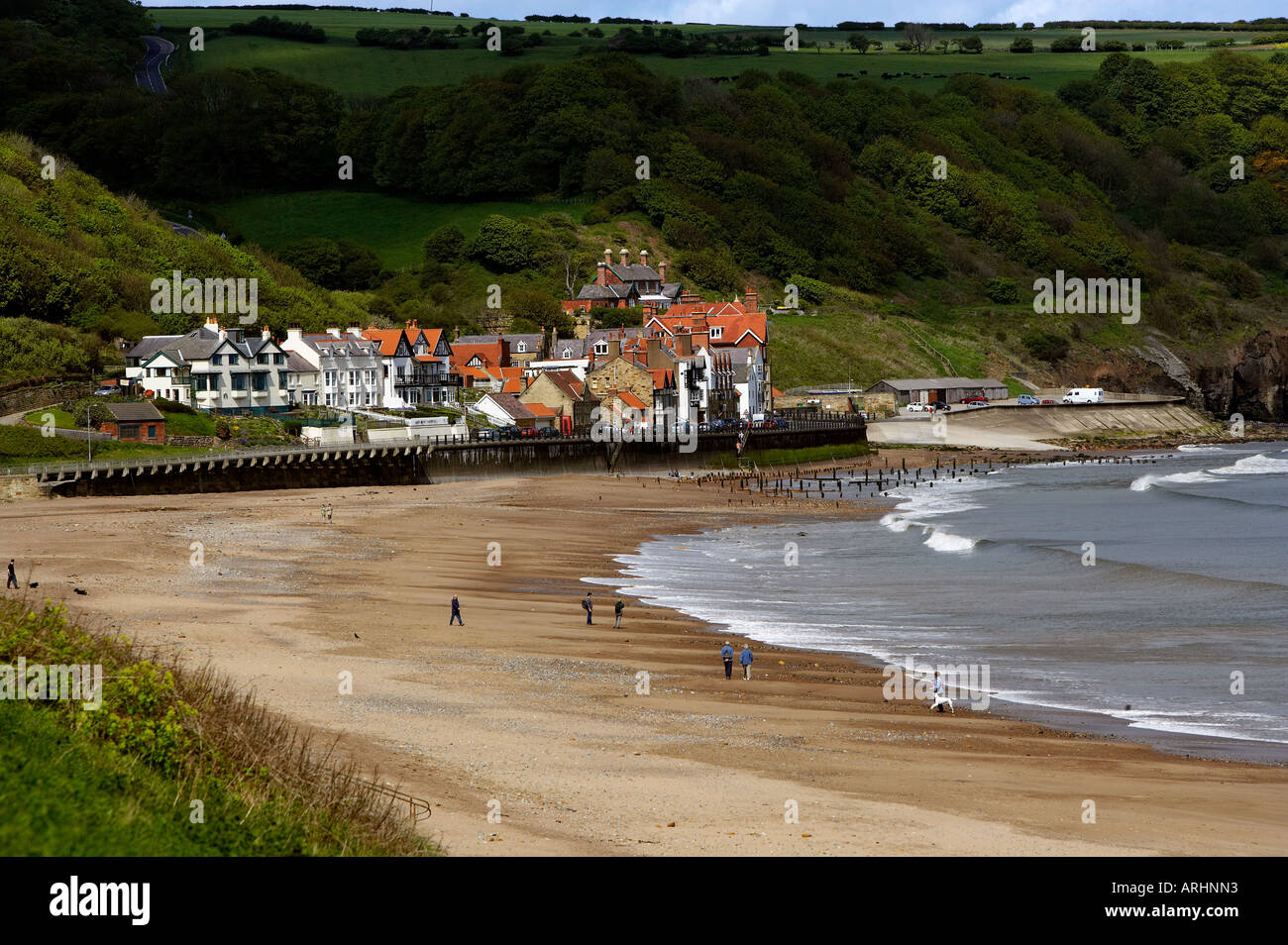 The beach and East Row Sandsend Stock Photo - Alamy