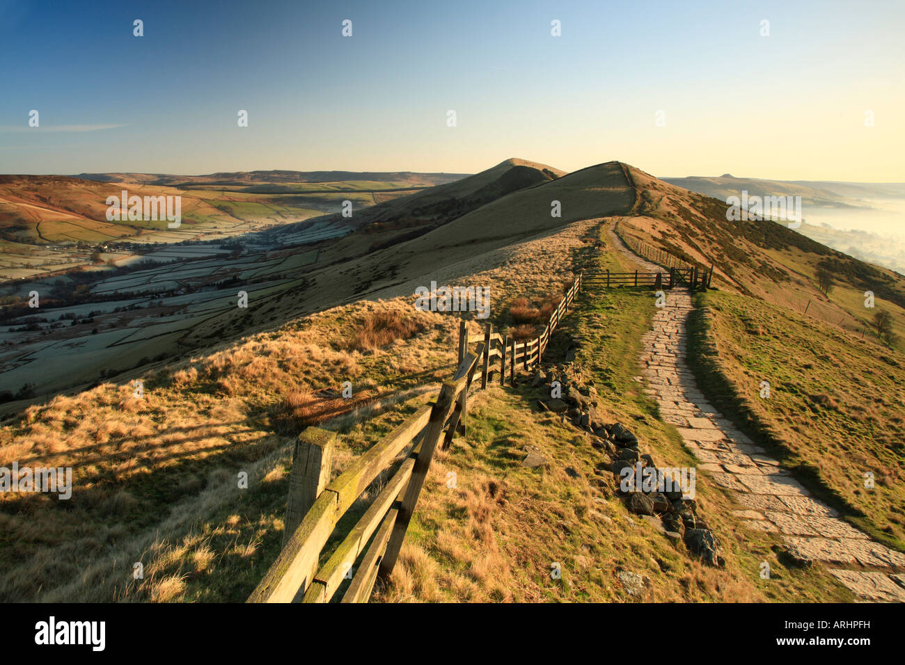 Winter early morning on the Great Ridge from Mam Tor to Losehill ...