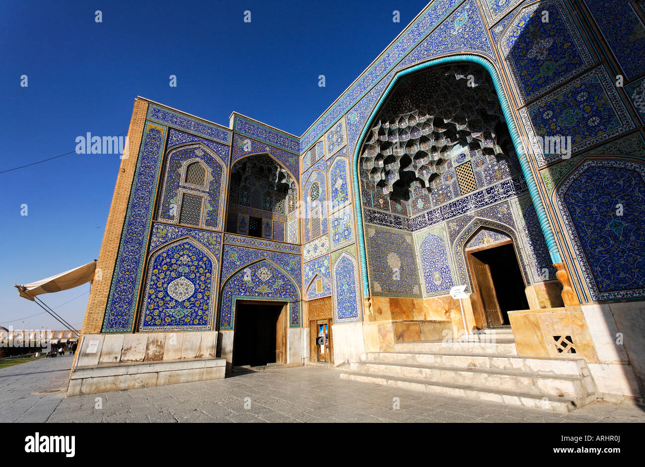 The entrance of the Masjid i Sheikh Lotfallah Isfahan Iran Stock Photo ...