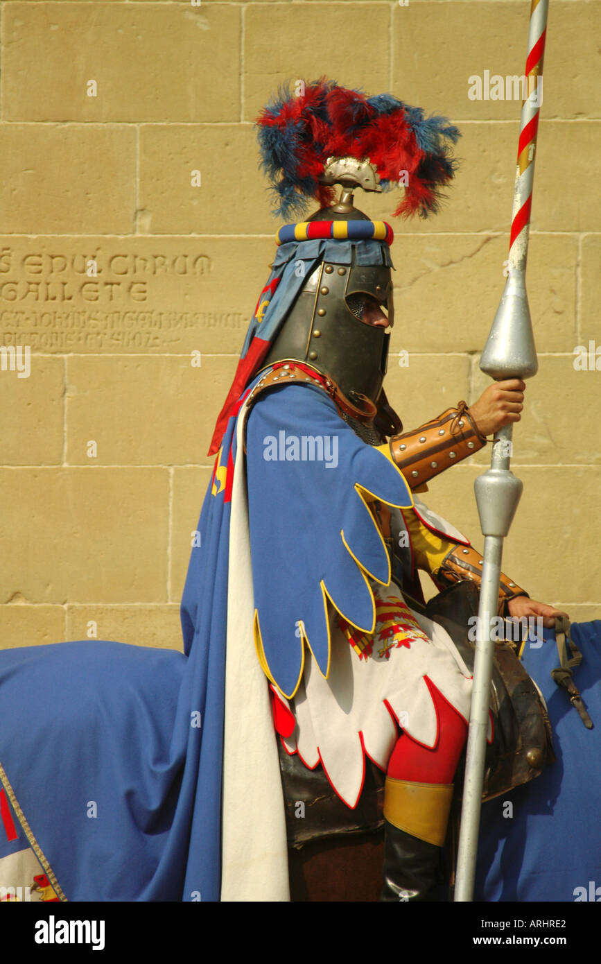 Joust helmet crest hi-res stock photography and images - Alamy