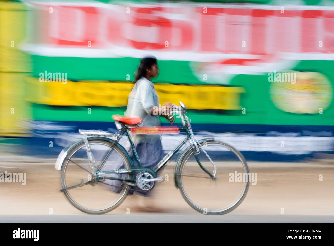 Women bicycle india hi-res stock photography and images - Alamy