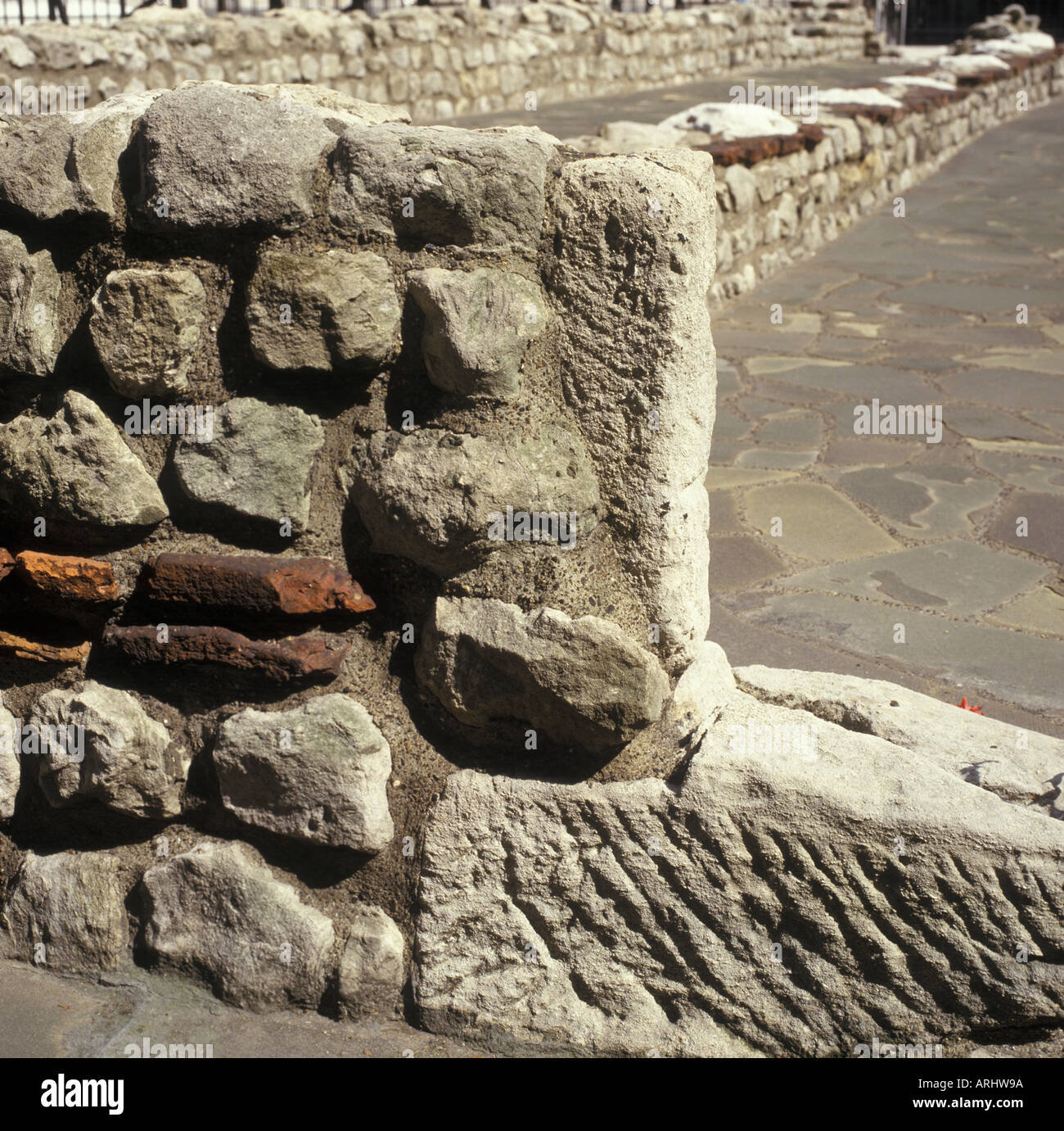 Temple of mithras hi-res stock photography and images - Alamy