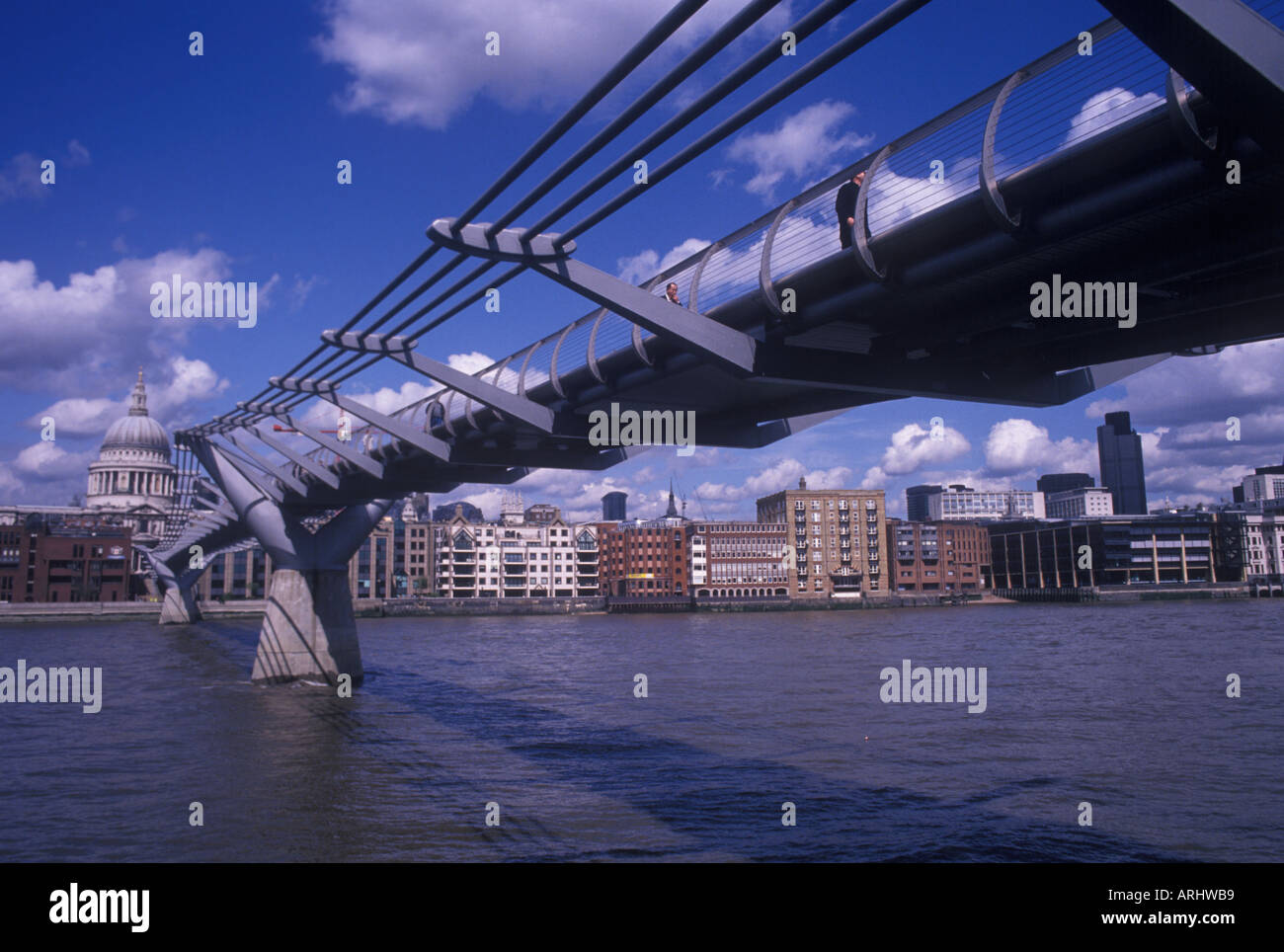 Foster and wren hi-res stock photography and images - Alamy