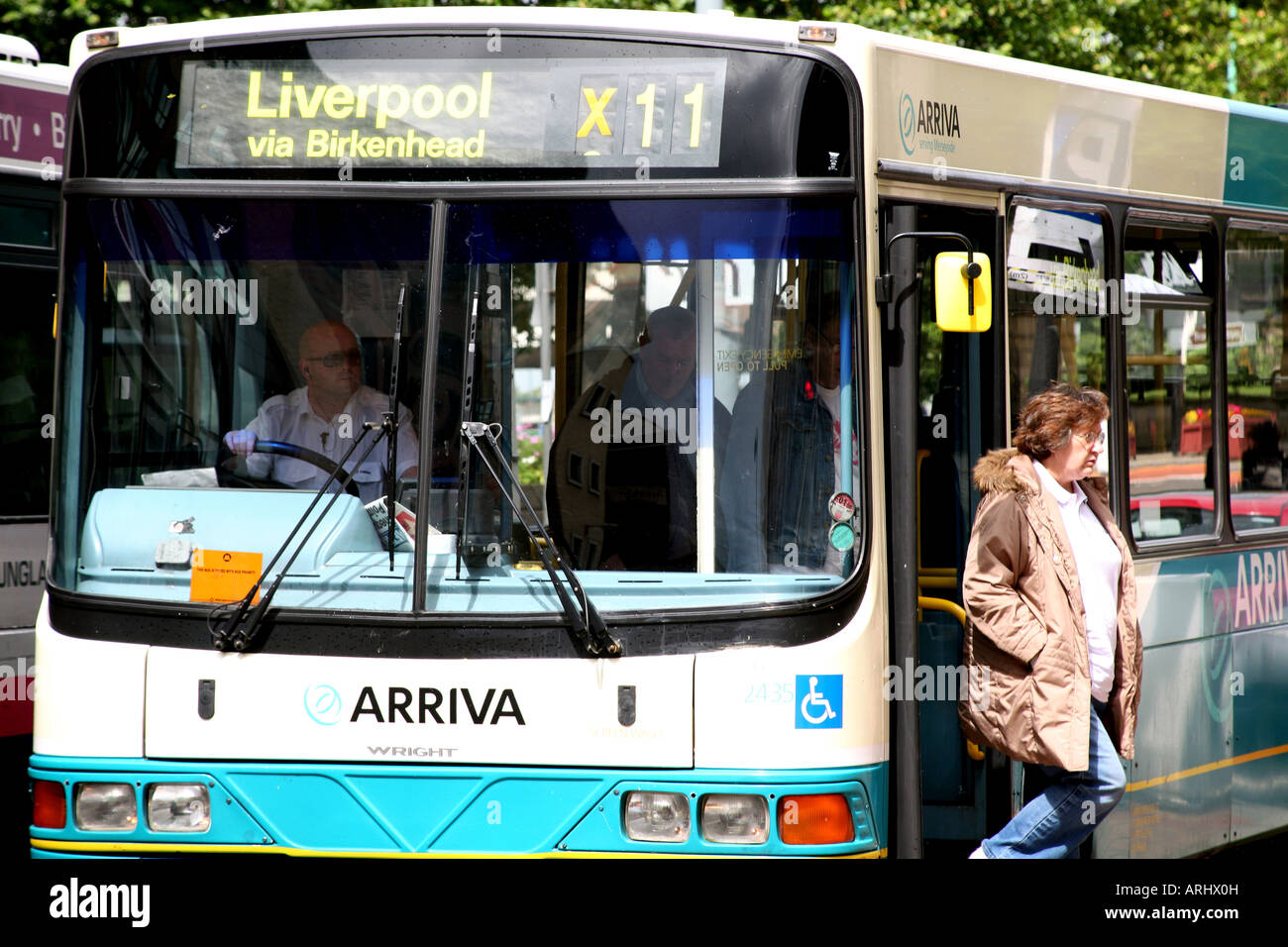 Passengers leave Arriva bus in Liverpool city centre Stock Photo - Alamy