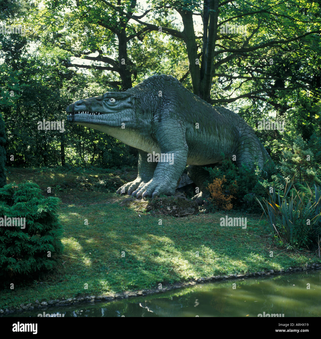 London dinosaur park hi-res stock photography and images - Alamy