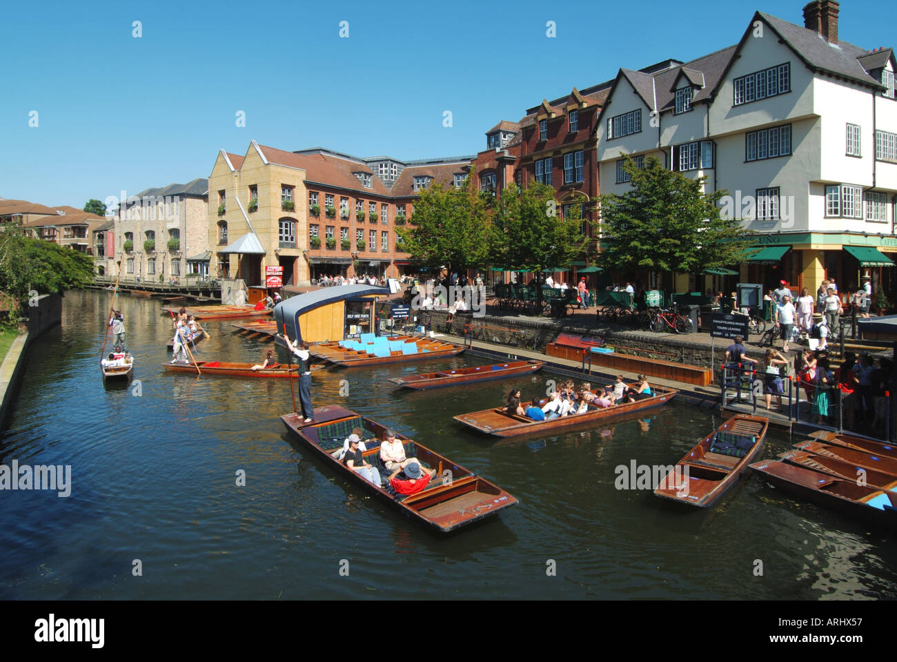 Cambridge university town punts on the River Cam at Bridge Street ...